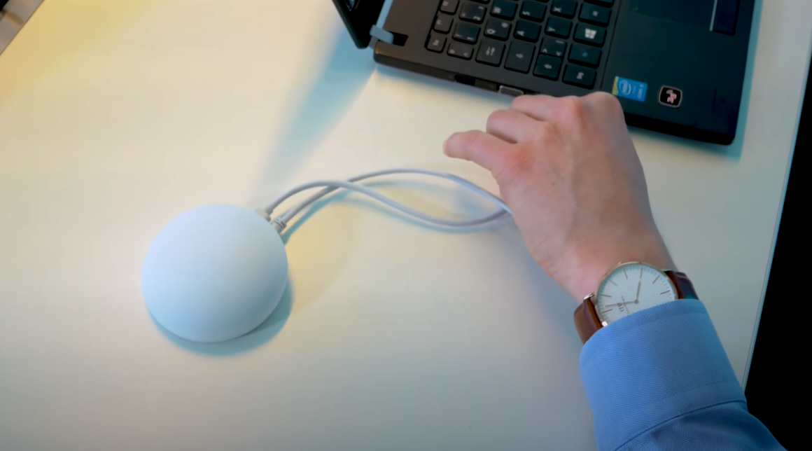 Acer CastMaster Touch: Transferring presentations with just one touch ...